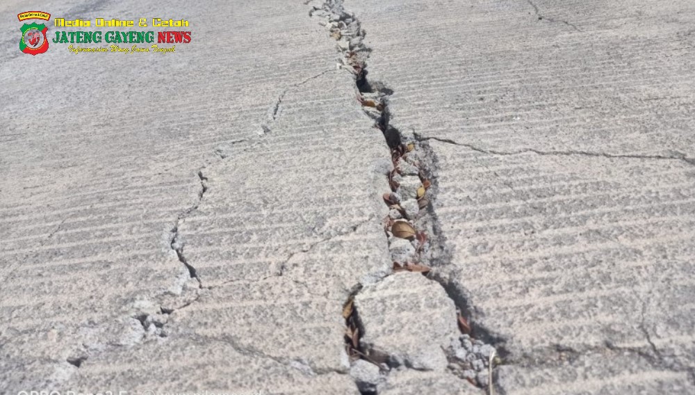 Proyek Rabat Beton Desa Somber Rusak, Asal Dana Dipertanyakan – JATENG ...